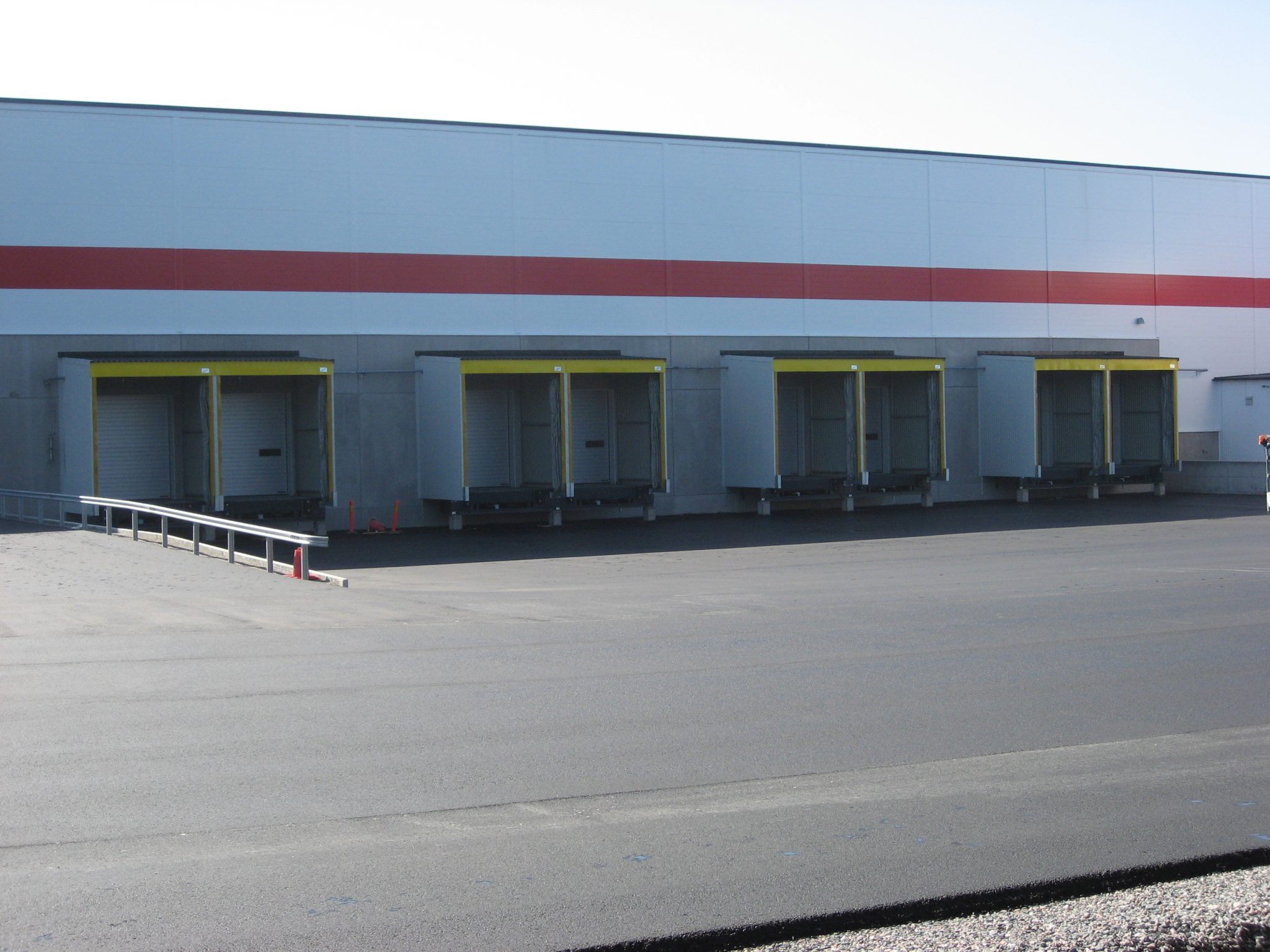 Dockning mot lastkaj - System & påkörningsskydd från Dockab